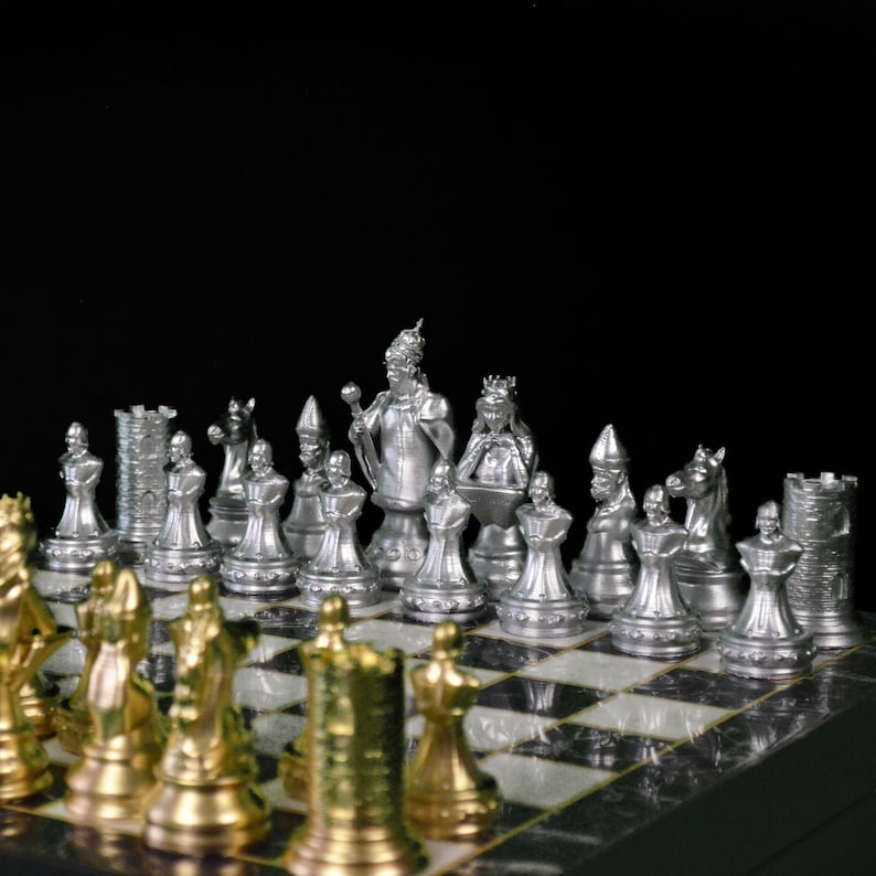 Medieval Chess Set With Chessboard - Medieval Chess Pieces ...