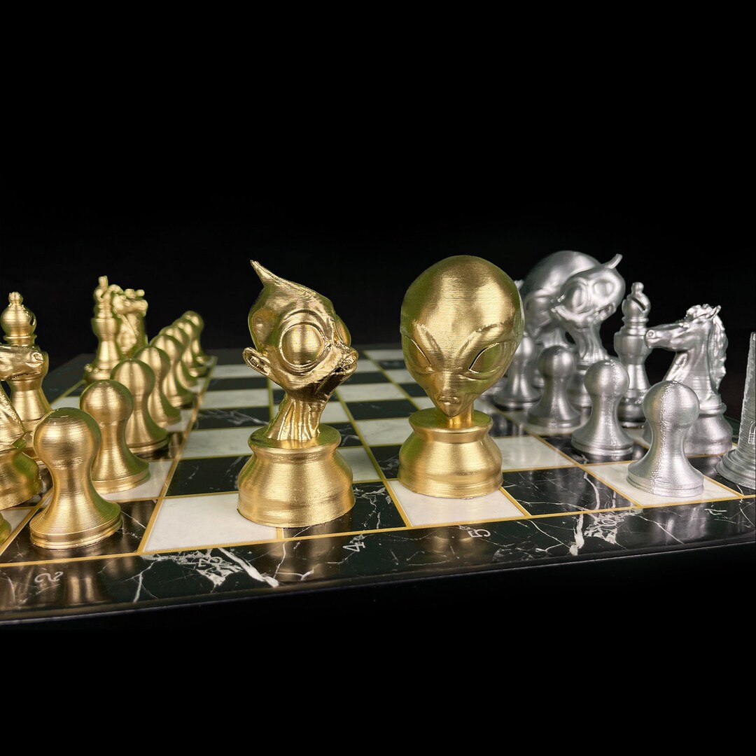 Customizable Alien Space Chess Set With Infinite Chessboard Chest ...