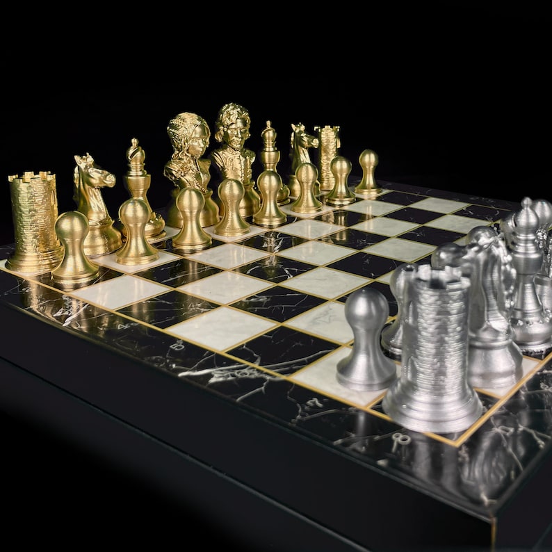 GOT Figure Chess Set With Chessboard Game of Thrones Chess Set - Etsy