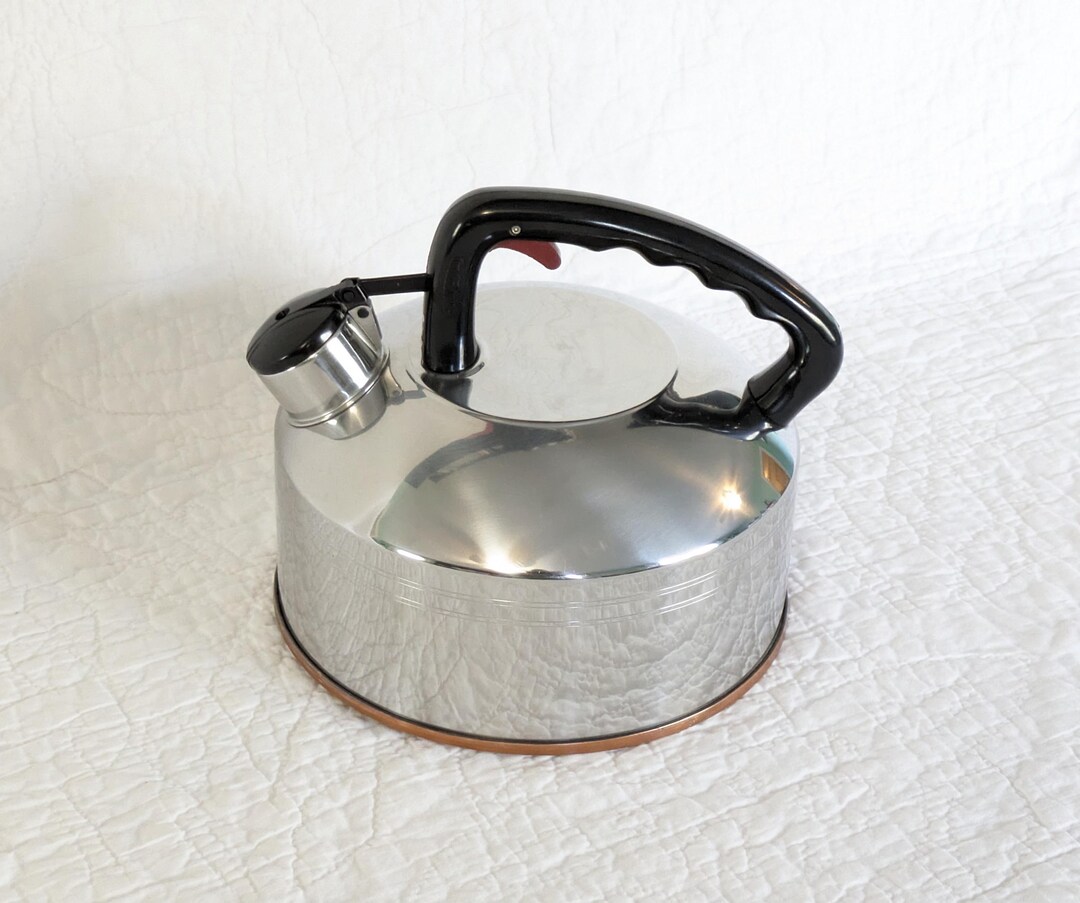 Vintage West Bend Company Trig 2.5 Quart Singing Tea Kettle, Teapot ...