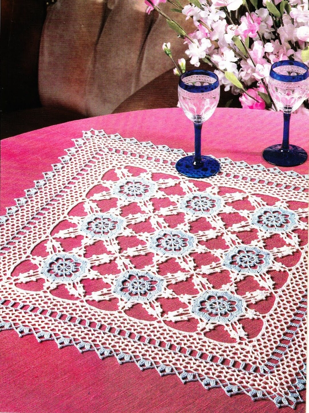 STUNNING Vintage Crochet Doily Pattern Twin Tone Square Doily Vintage ...