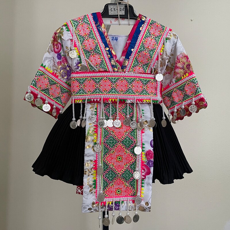 Hmong Qwj - Etsy