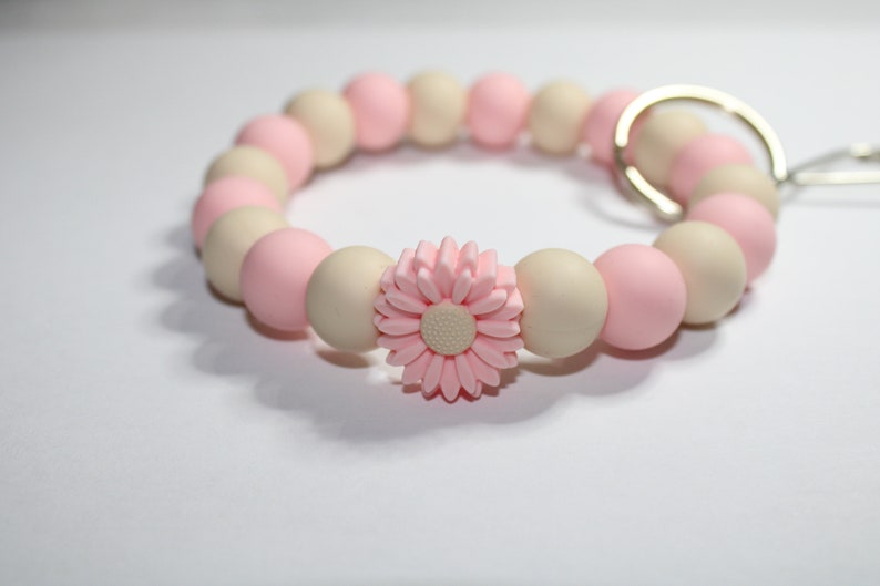 Daisy Beaded Wristlet Keychain Silicone Keychain Gift for - Etsy