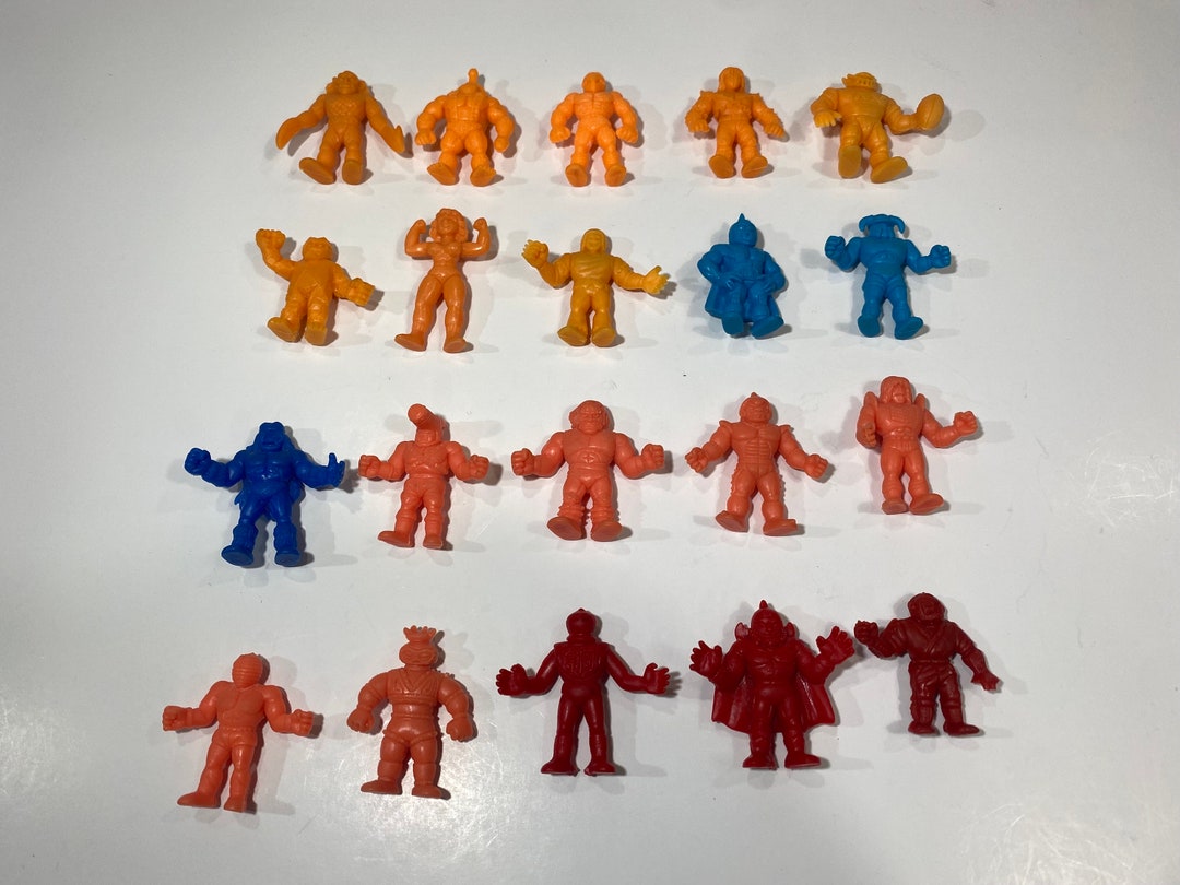 M.U.S.C.L.E. Men Lot of 20 Muscle Men Figures Flesh, Blue, Red Mattel ...