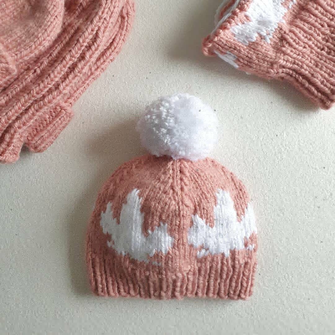 Hat Knitting Pattern / Toque with Canadian Maple Leaves / - Etsy España