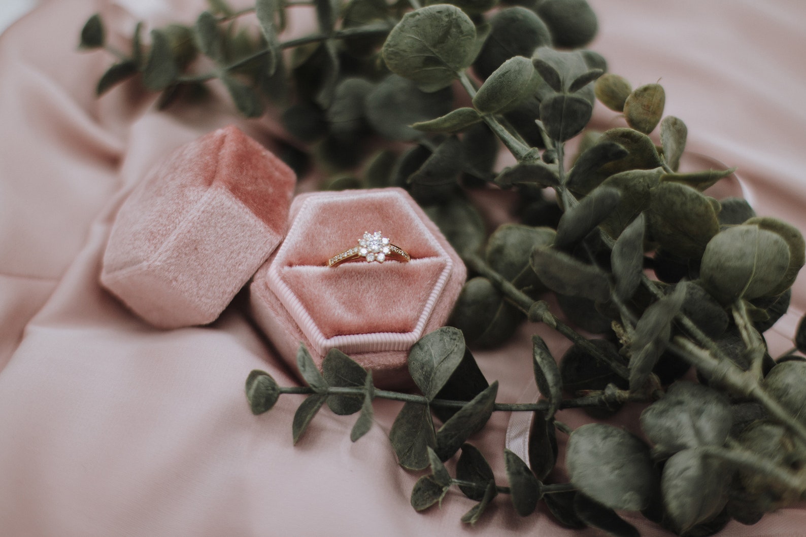 Mauve Pink Velvet Ring Box // Hexagon Modern Ring Box Pearl - Etsy