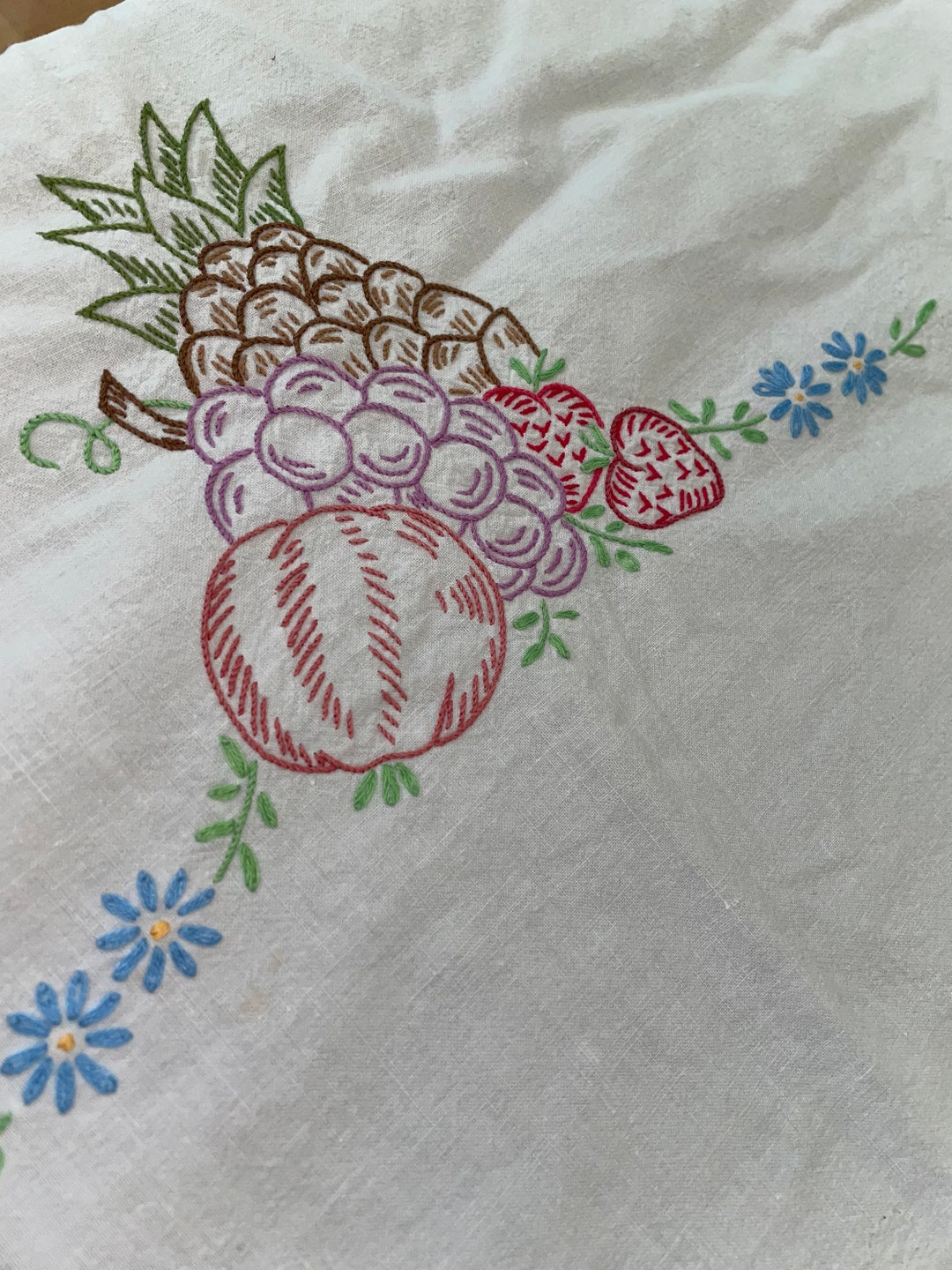 Vintage Hand Embroidered Fruits & Floral Embroidery Linen Decorative ...