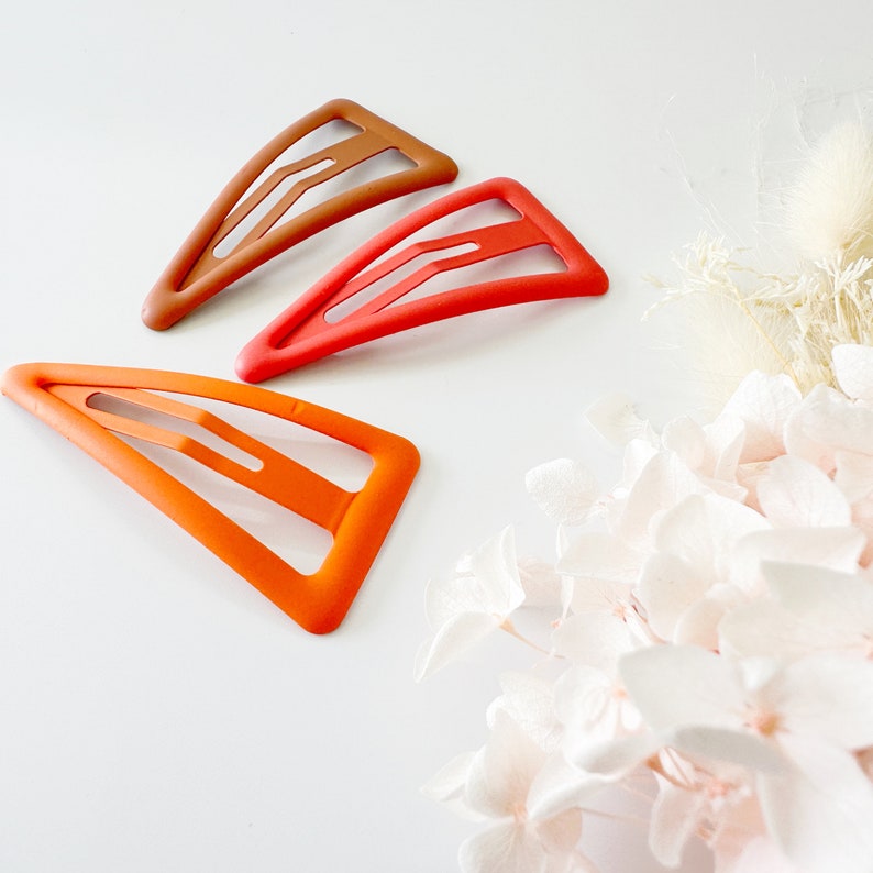 XL Triangle Snap Clips With Pastel Gel Coated Smooth Textured Snap ...