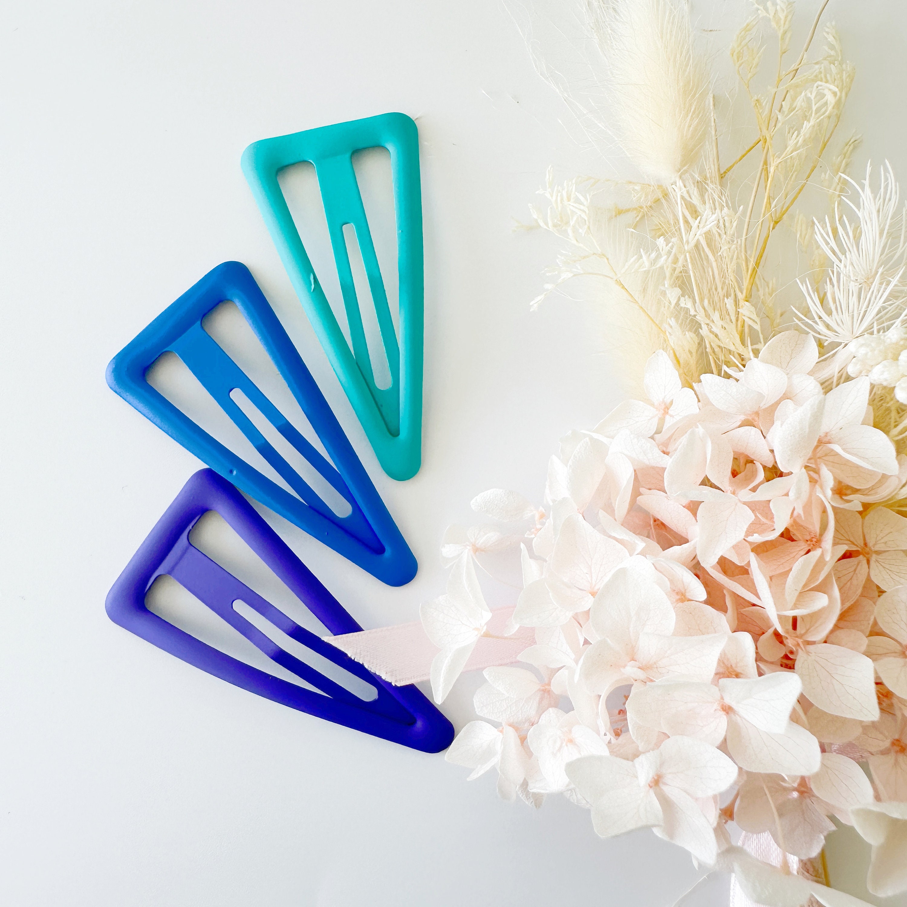 XL Triangle Snap Clips With Pastel Gel Coated Smooth Textured Snap ...