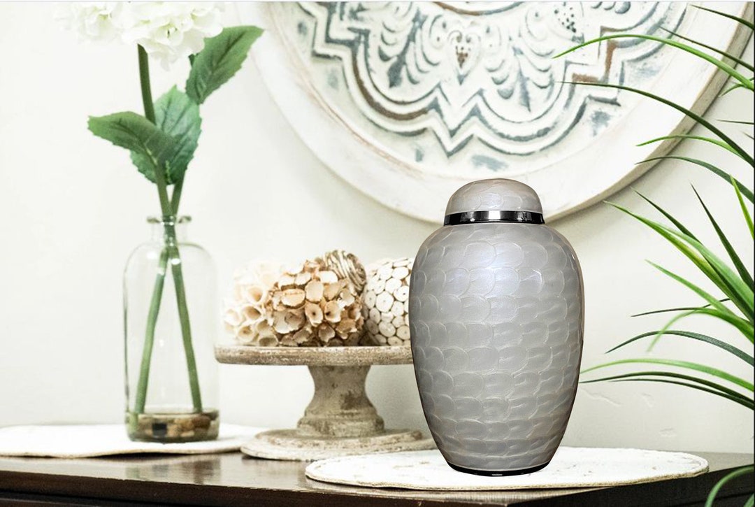 Pearl White Urn - Full Size Pearl White Cremation Urn - Silver/white ...