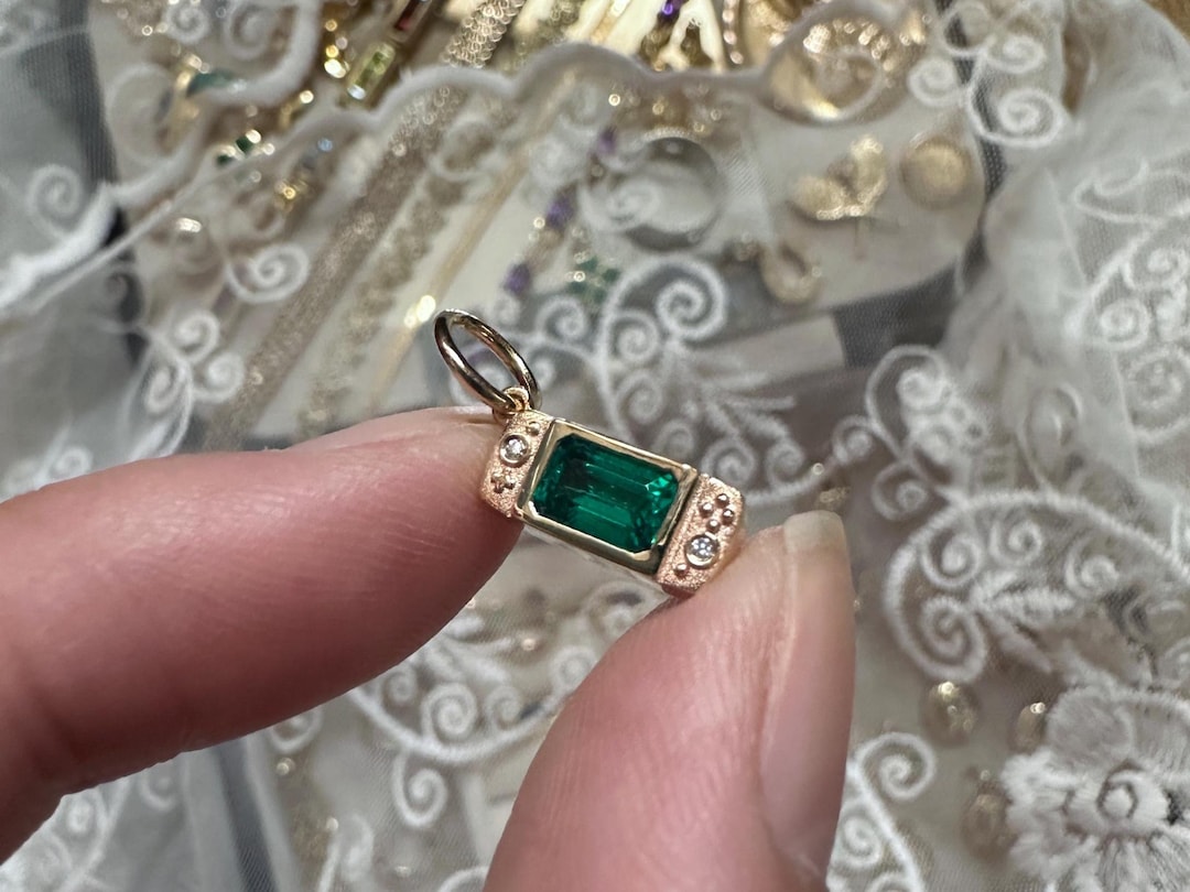 Solid Gold Gaming Console Pendant | Emerald Gemstone & Diamonds | 9k ...