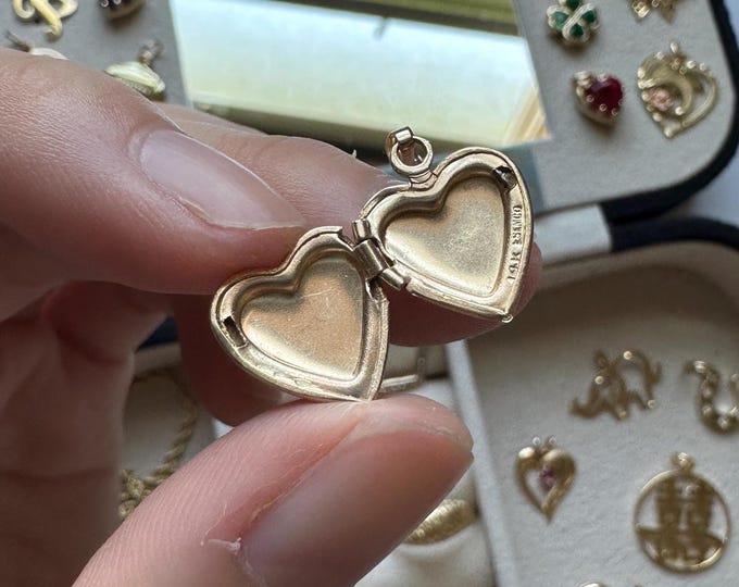 14k | Solid Gold Heart Shaped Locket Pendant - Etsy