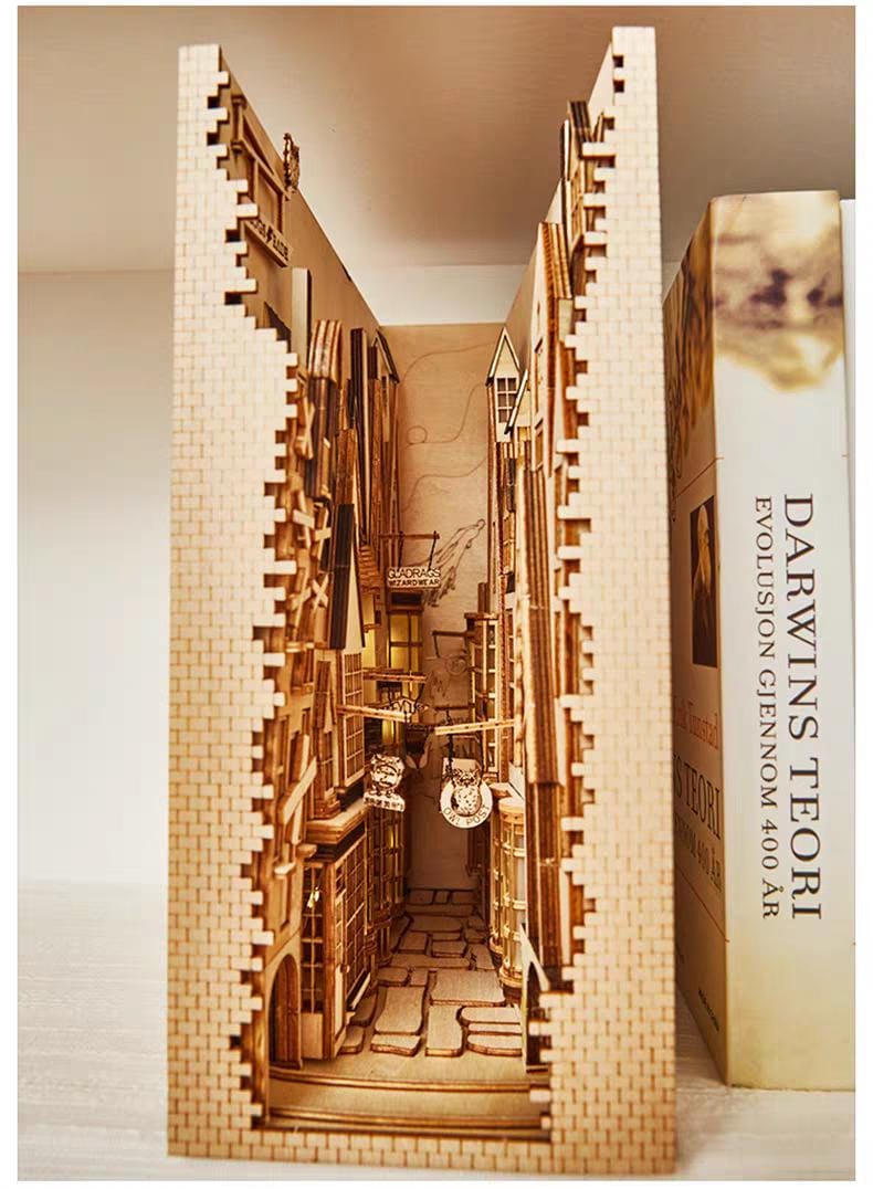 London Town Alley Book Nook Bookshelf Insert Bookcase With Light Model ...