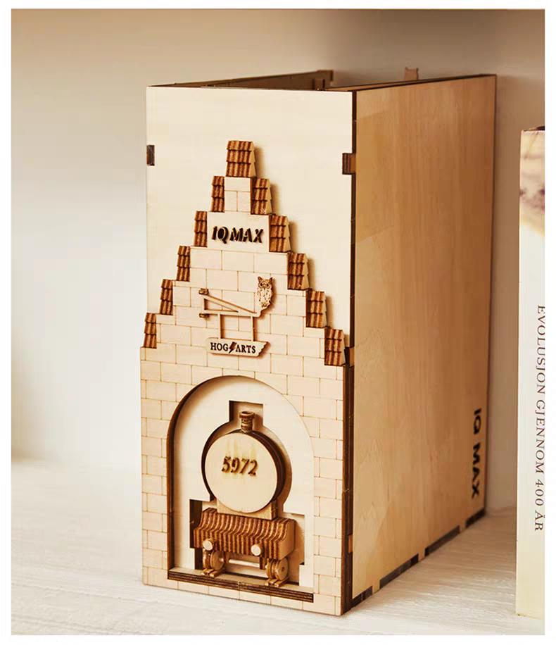 London Town Alley Book Nook Bookshelf Insert Bookcase With Light Model ...