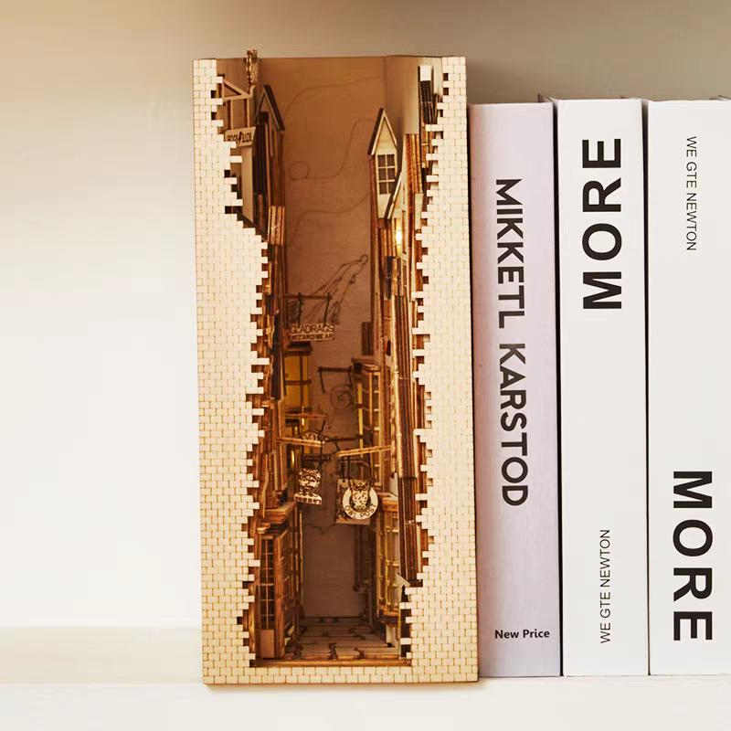 London Town Alley Book Nook Bookshelf Insert Bookcase With Light Model ...