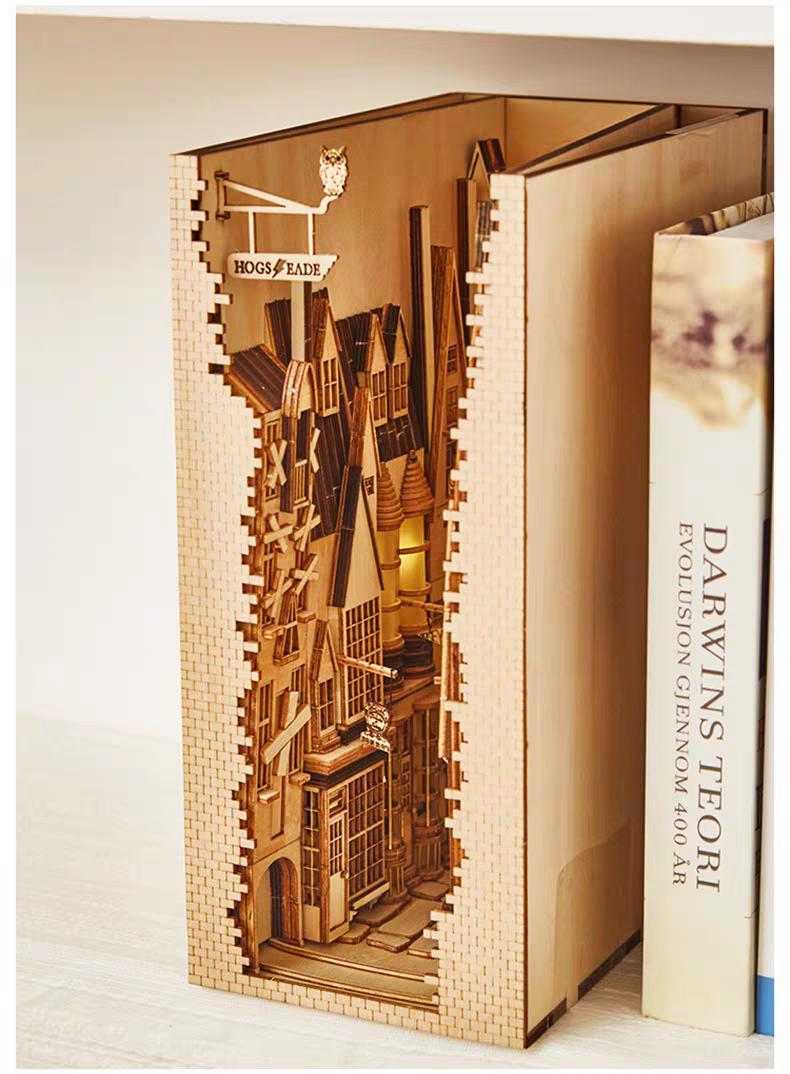 London Town Alley Book Nook Bookshelf Insert Bookcase With Light Model ...