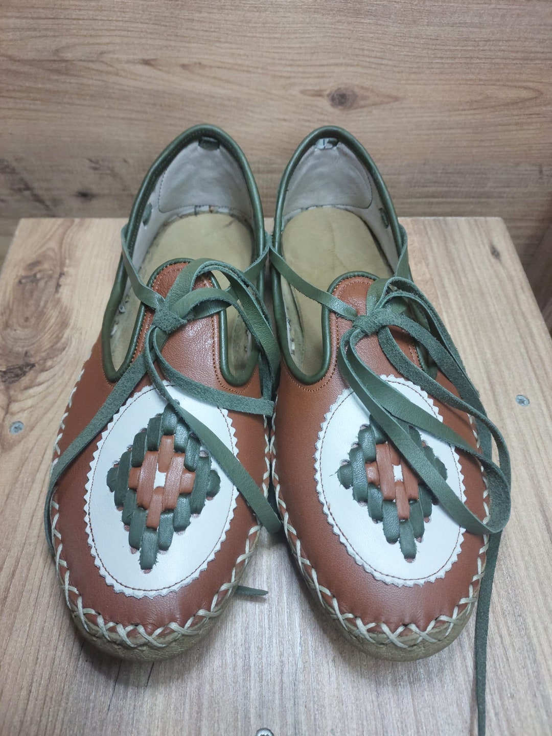 Woman Zero Drop Barefoot That Discharge Electricity From the Body ...