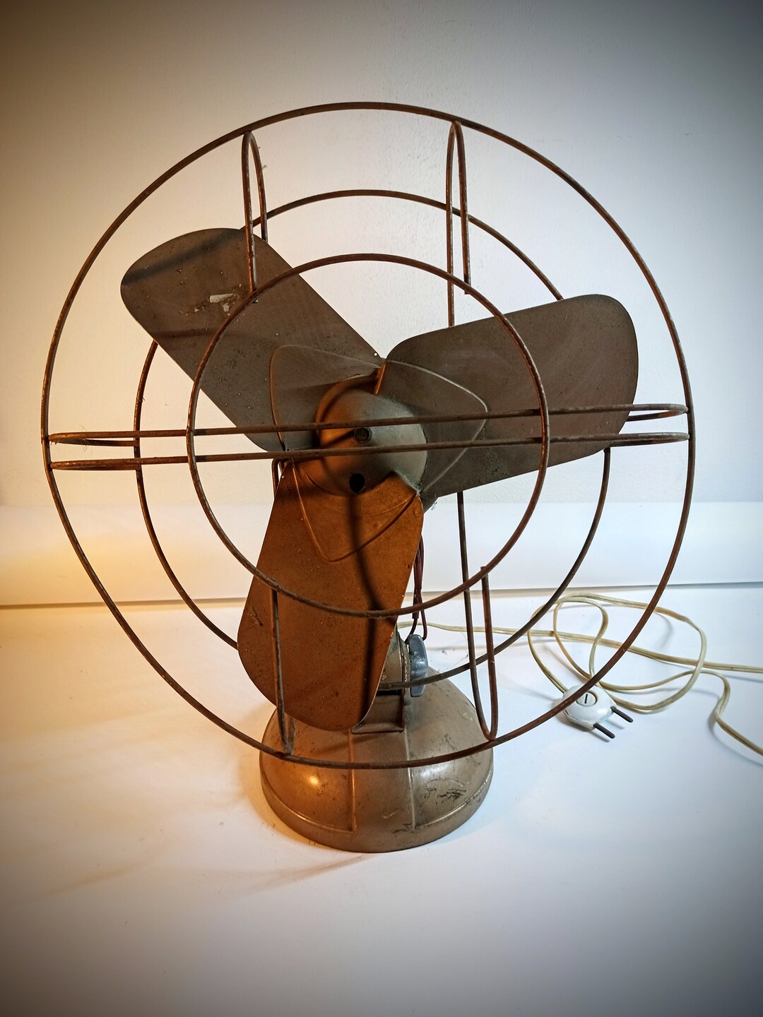 Vintage 1950's 1960's Cool Design Electric Table-desk Fan Industrial - Etsy