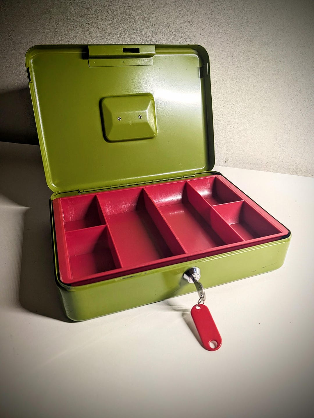 Vintage GREEN Cash Money Box/ Volt / Original Key/ Perfect Condition ...