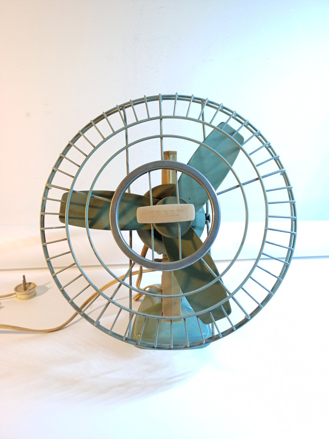 1950's 1960's Oscillating Electric Table, Desk or Wall Fan by Erres ...