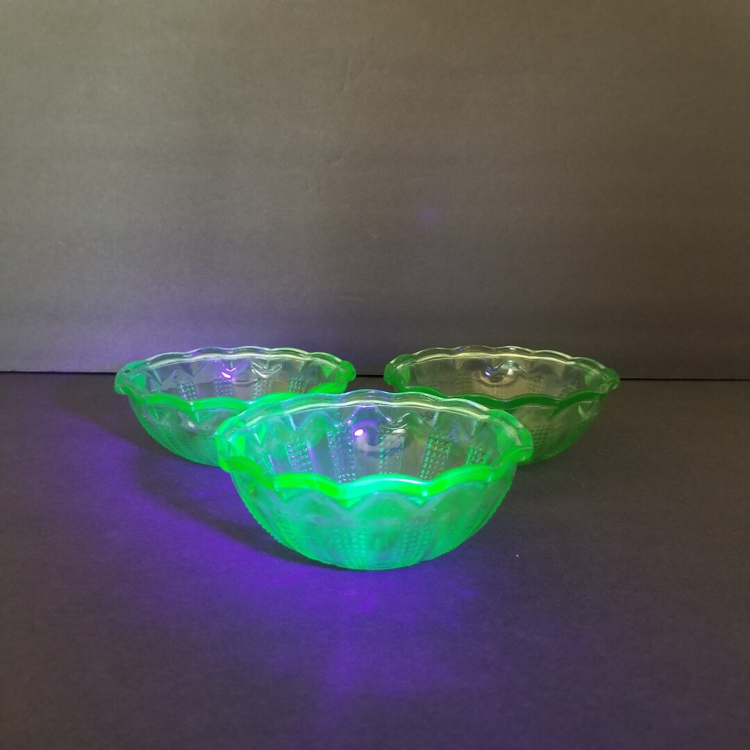 Vintage Set of 3 Hazel Atlas Colonial Basket Uranium Ruffled Edge Bowls ...