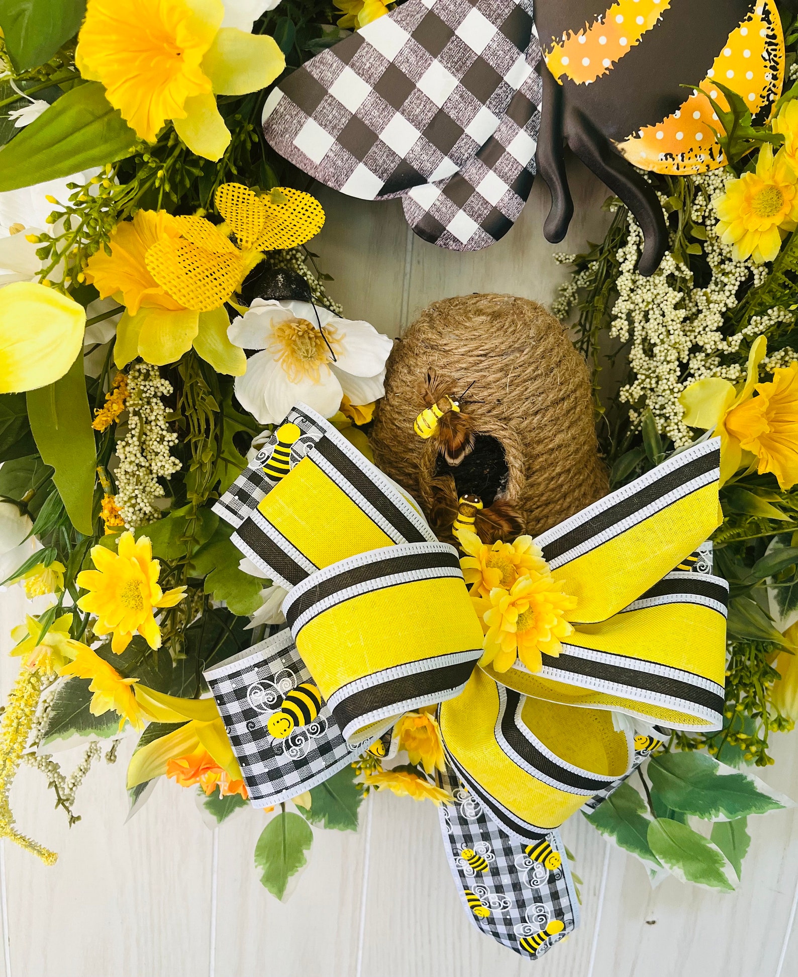 Bee Door Wreath, Bee Hive Wreath, Spring and Summer Bee Wreath, Bee ...
