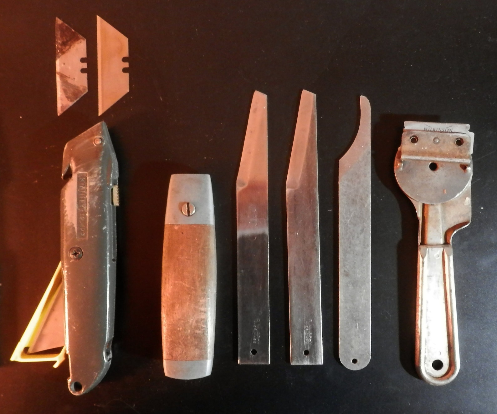 Collection of Old Utility Knives With Replaceable Blades. Lots of Sharp ...