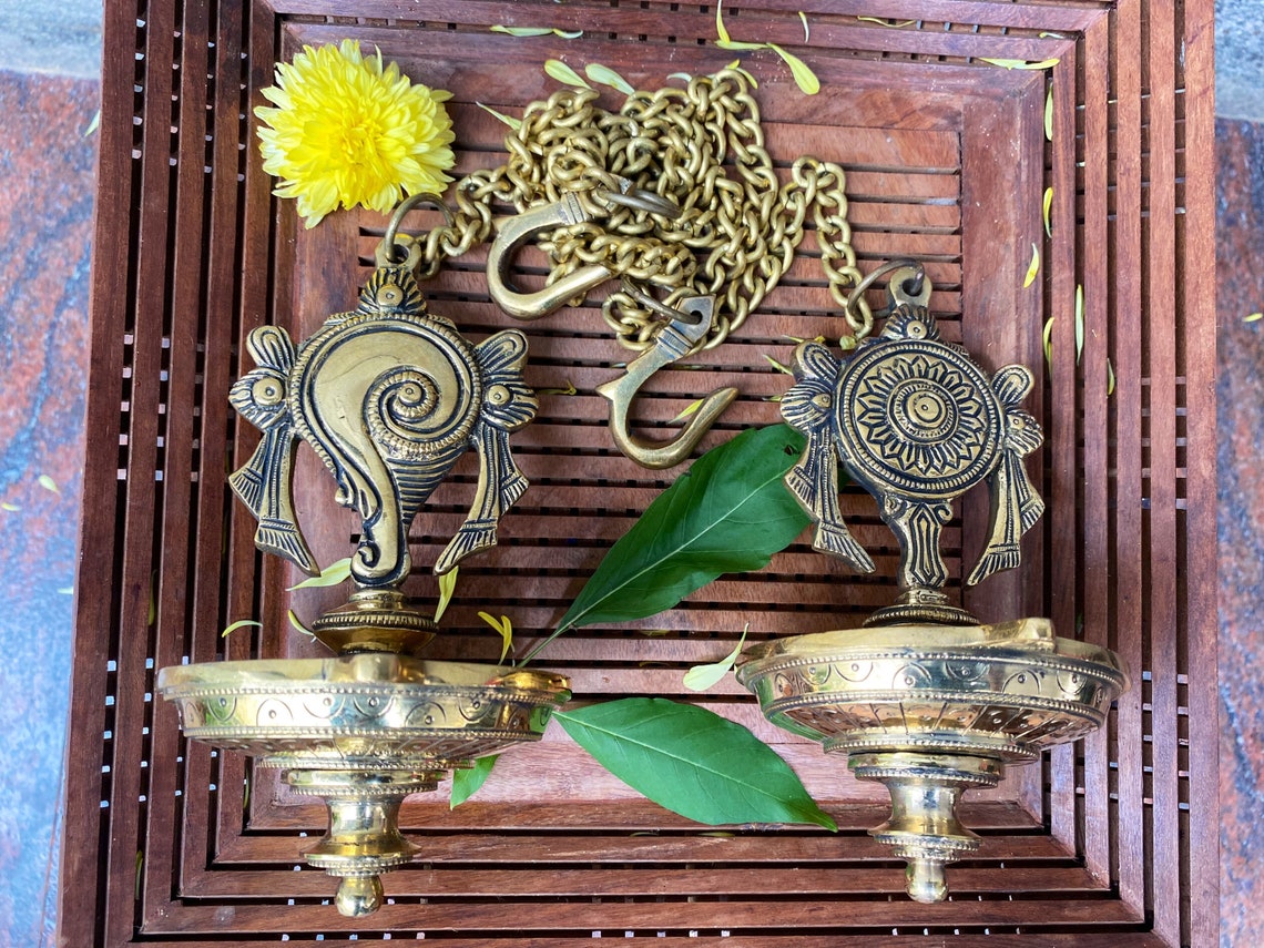 Brass Perumal Sangu Chakra Hanging Lamp or Vishnu Deepam (oil Lamp ...