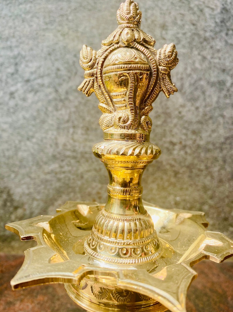 Buy 16 Inch 7-faced Brass Sangu Chakra Kuthu Vilakku Brass Lamp Online ...