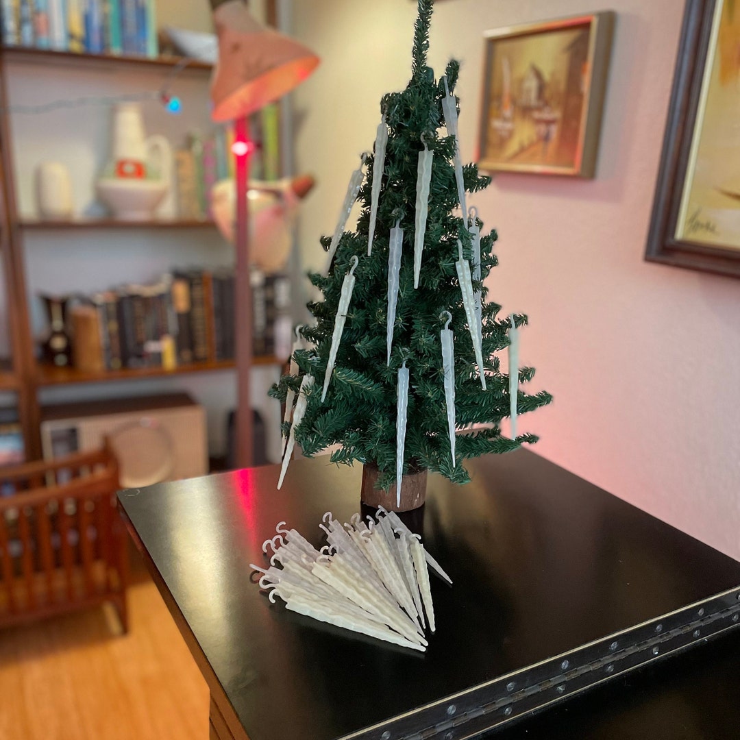 Set of 35 Vintage Glow in the Dark Plastic Icicle Christmas Ornaments Glow in the Dark Icicles ...