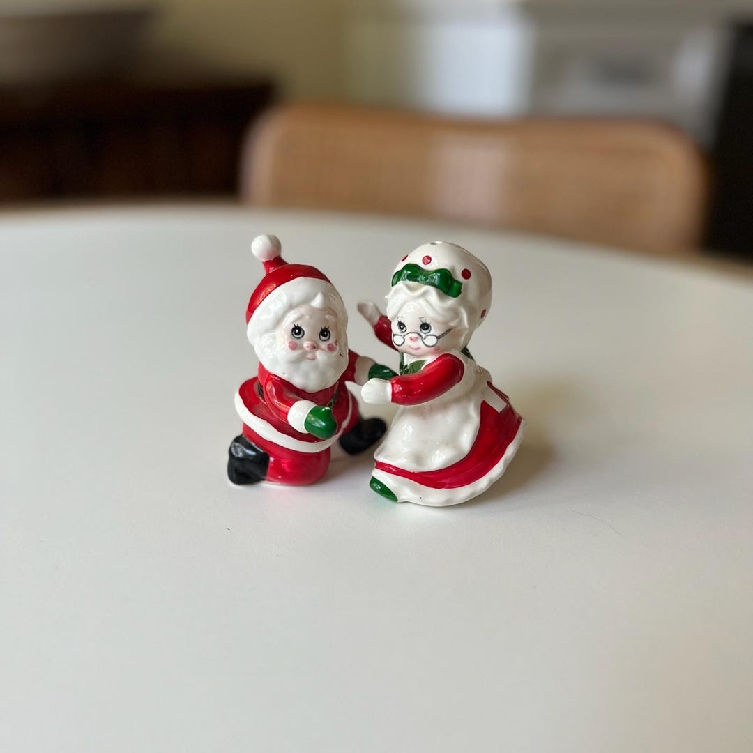 Vintage Santa and Mrs Claus Dancing Salt and Pepper Set by Geo Z Lefton ...