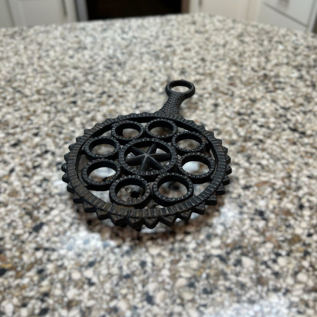 Vintage Cast Iron Round Handled Trivet | Cast Iron Trivet | Vintage ...