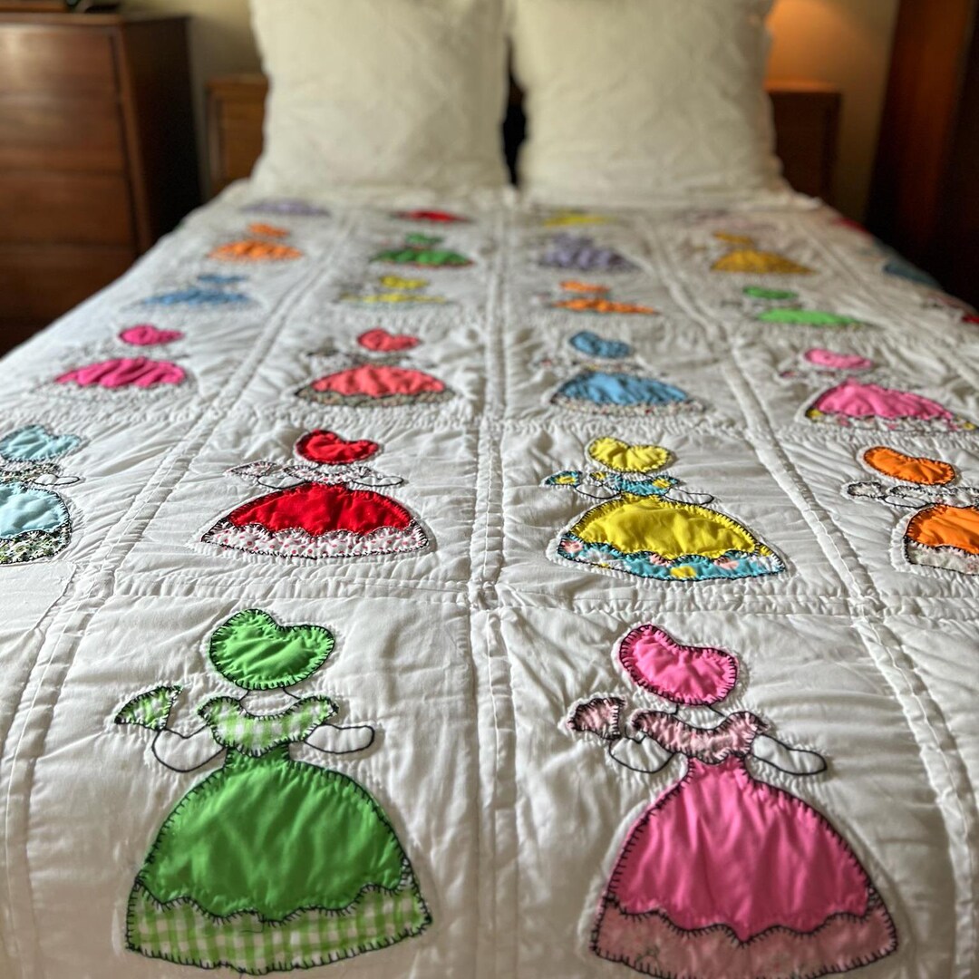 Vintage Handmade 95" X 77" Bonnet Girl Quilt by Luceil | Classic Girl ...