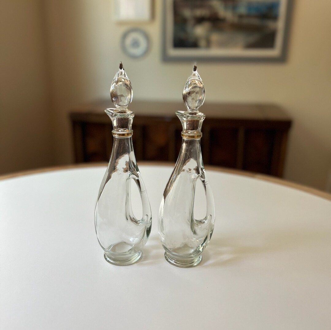 Pair of Vintage Glass Oil & Vinegar Cruet Set With Gold Trim | Glass ...