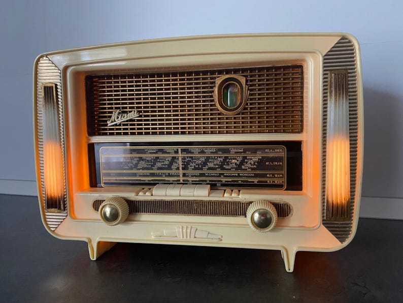 Vintage Valves Radio Art Decou Period Miami - Good Conditions - Etsy