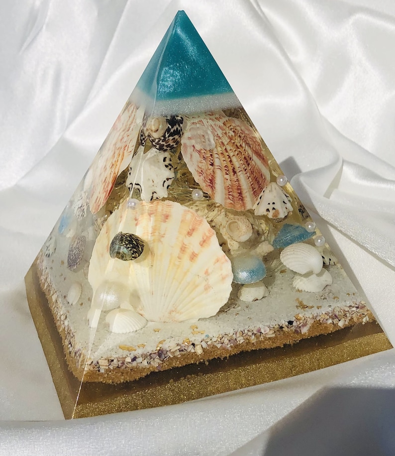 Resin Pyramid With Sea Shells,personalized Resin Pyramid, Sea Shells ...