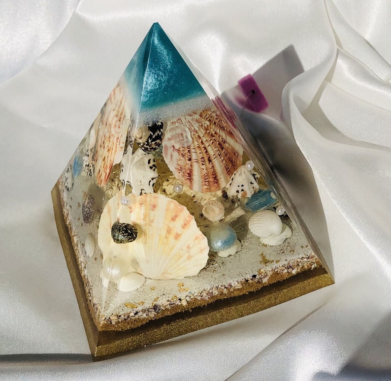 Resin Pyramid With Sea Shells,personalized Resin Pyramid, Sea Shells ...
