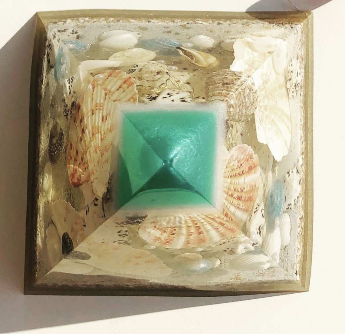 Resin Pyramid With Sea Shells,personalized Resin Pyramid, Sea Shells ...