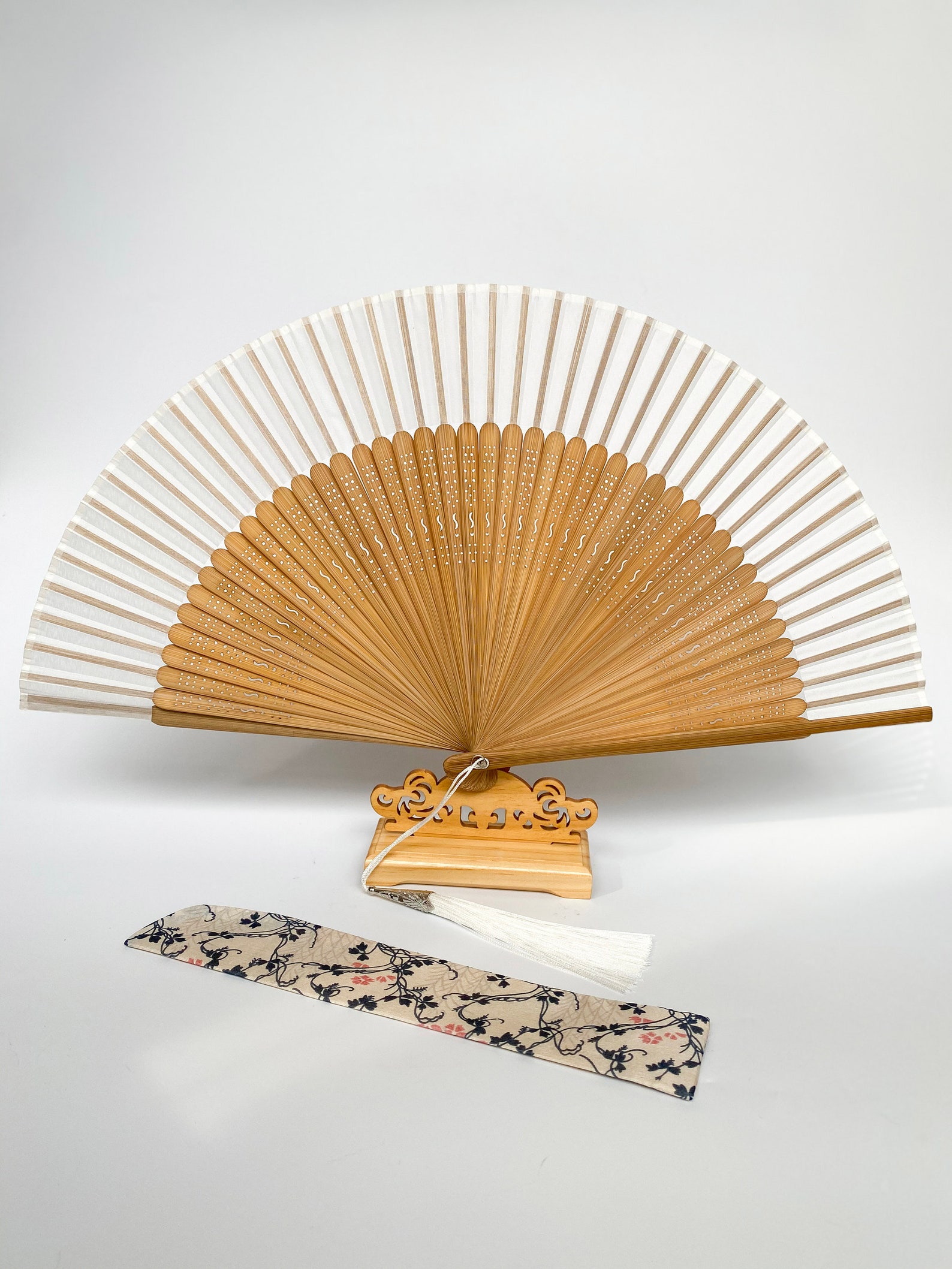 Antiquity Classic Hand Fan White Elegant Folding Fanparents - Etsy