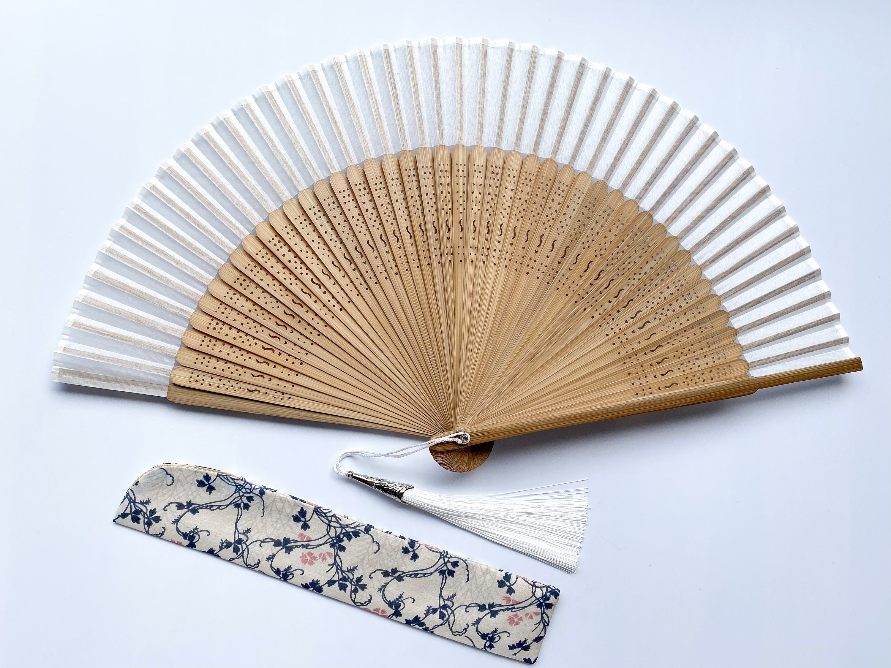 Antiquity Classic Hand Fan White Elegant Folding Fanparents - Etsy