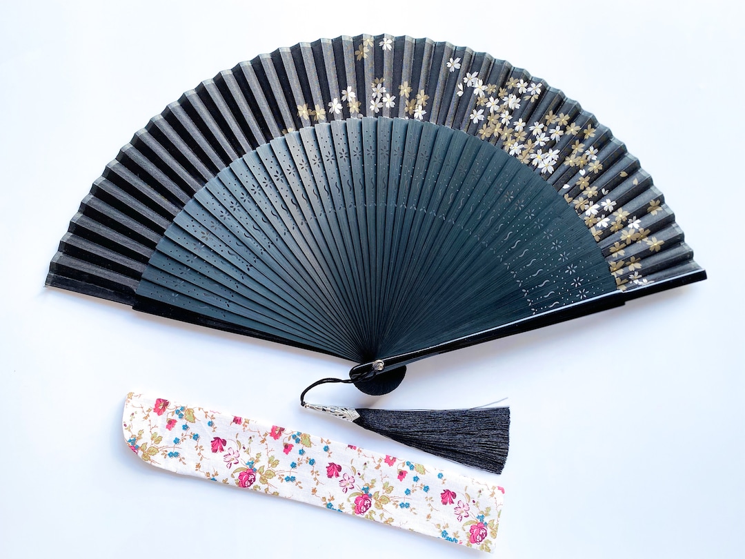 Beautiful Petal Pattern Hand Fan, Japanese Classic Folding Fan, Wedding ...