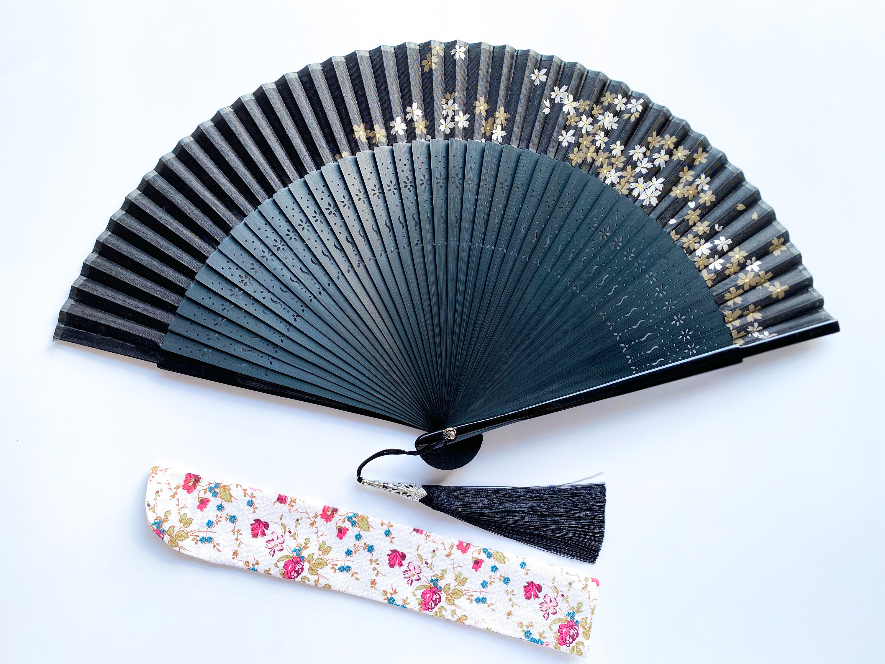 Beautiful Petal Pattern Hand Fan, Japanese Classic Folding Fan, Wedding ...