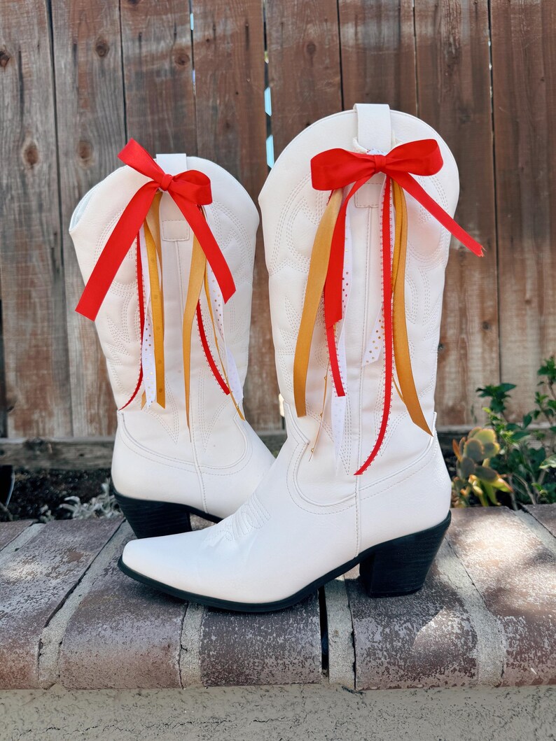 Custom Boot Bows | Boot Ribbons | Clasp on Boot Bows | University ...