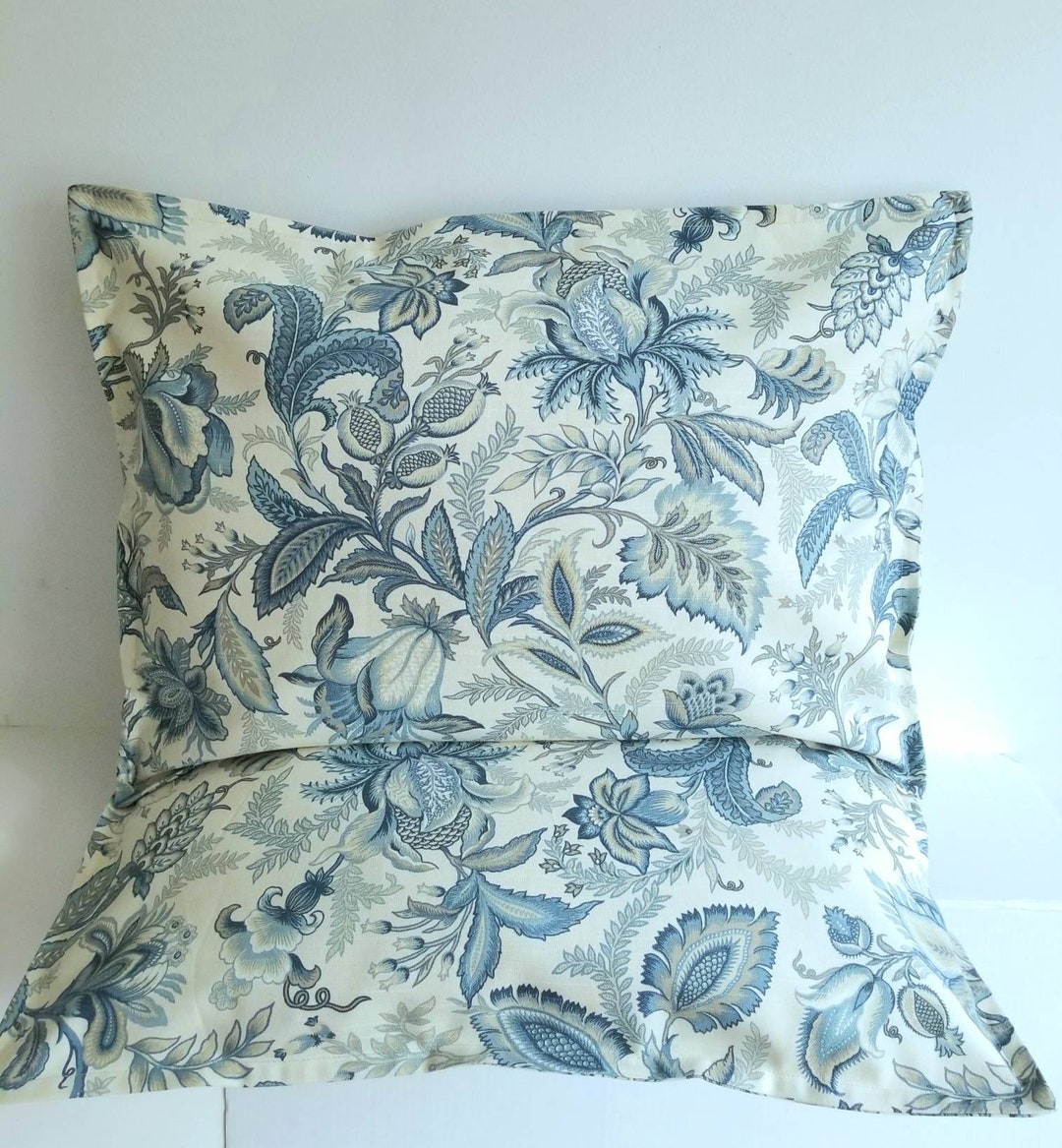 Closing Sale 70% Offtraditional Blue Floral Print Standard Pillow Shams ...