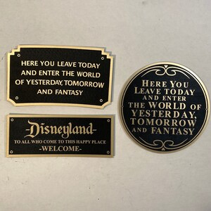 Disney Plaque Set - Disneyland & Disneyworld - Etsy
