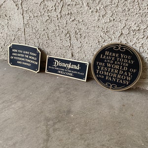 Disney Plaque Set - Disneyland & Disneyworld - Etsy