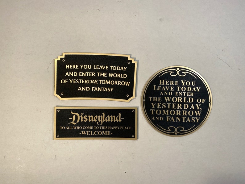 Disney Plaque Set - Disneyland & Disneyworld - Etsy