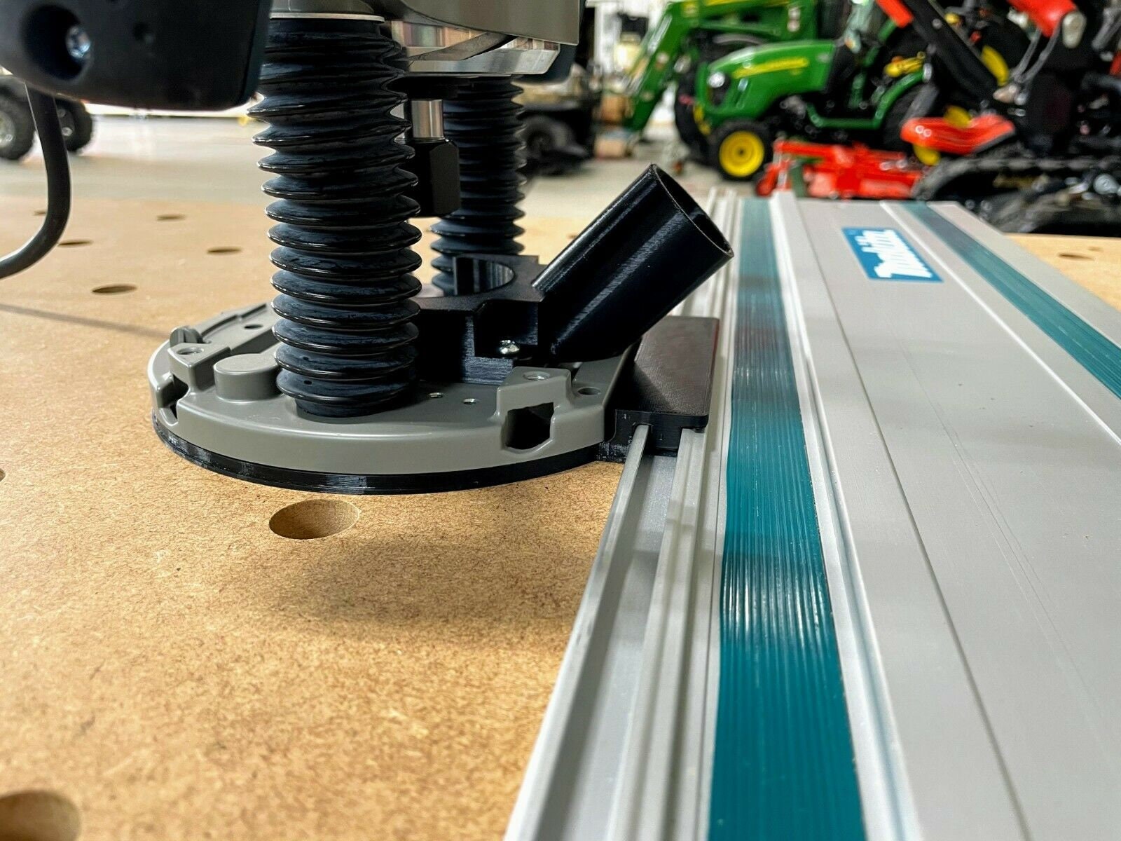 Bosch 1617 EVS Plunge Base Router Adapter for Makita Guide Rails 2.25HP ...