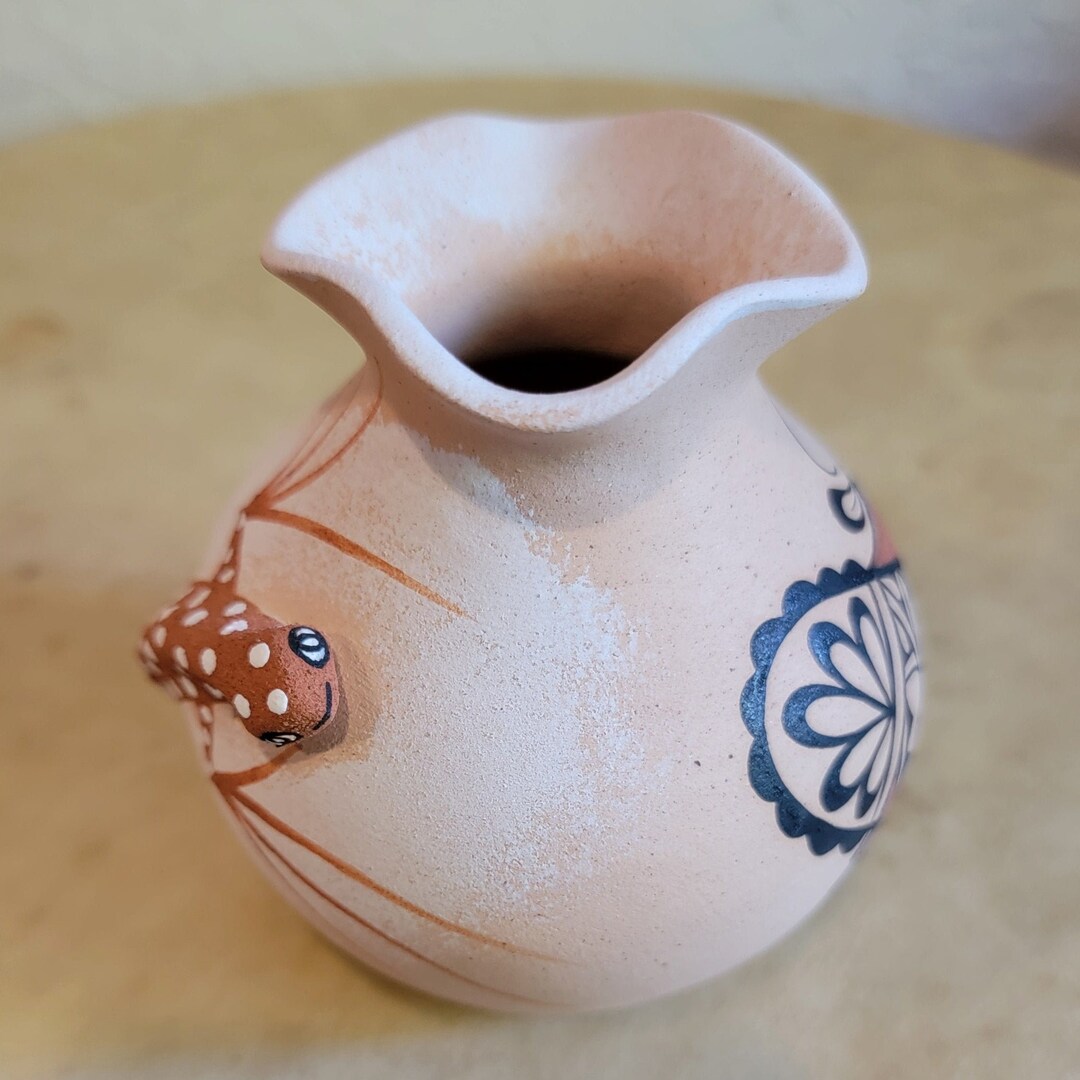 Tony Lorenzo Zuni Pueblo Pottery Vase W/ Fluted Rim/ Gecko/ Traditional ...