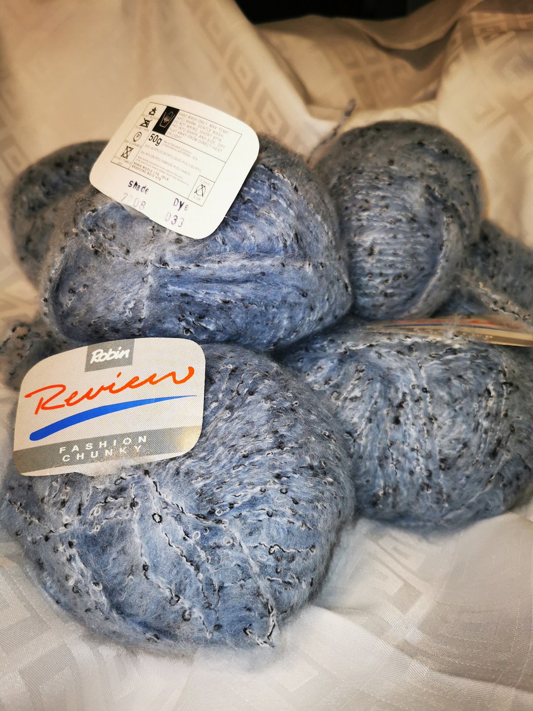 Robin Review Fashion Chunky Weight in Blue Approx. 85 Yrds per 50 Gram ...